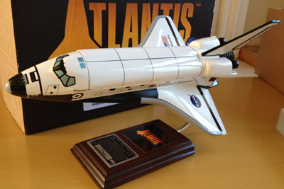 "Space Shuttle Atlantis" 1:100 LE signed model - collectSPACE: Messages